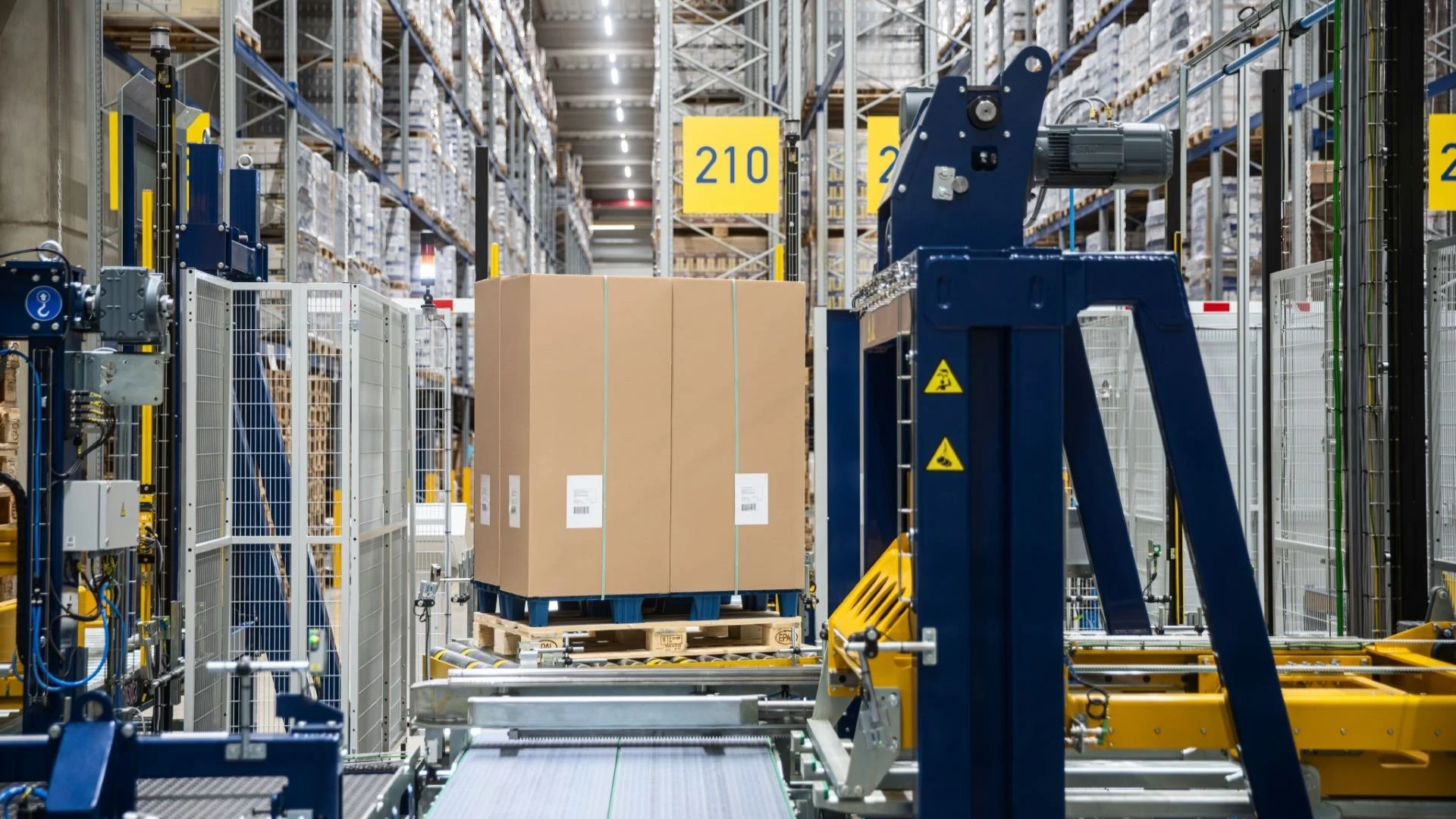 Automation in the warehouse: Displays for the retail business – DACHSER ...